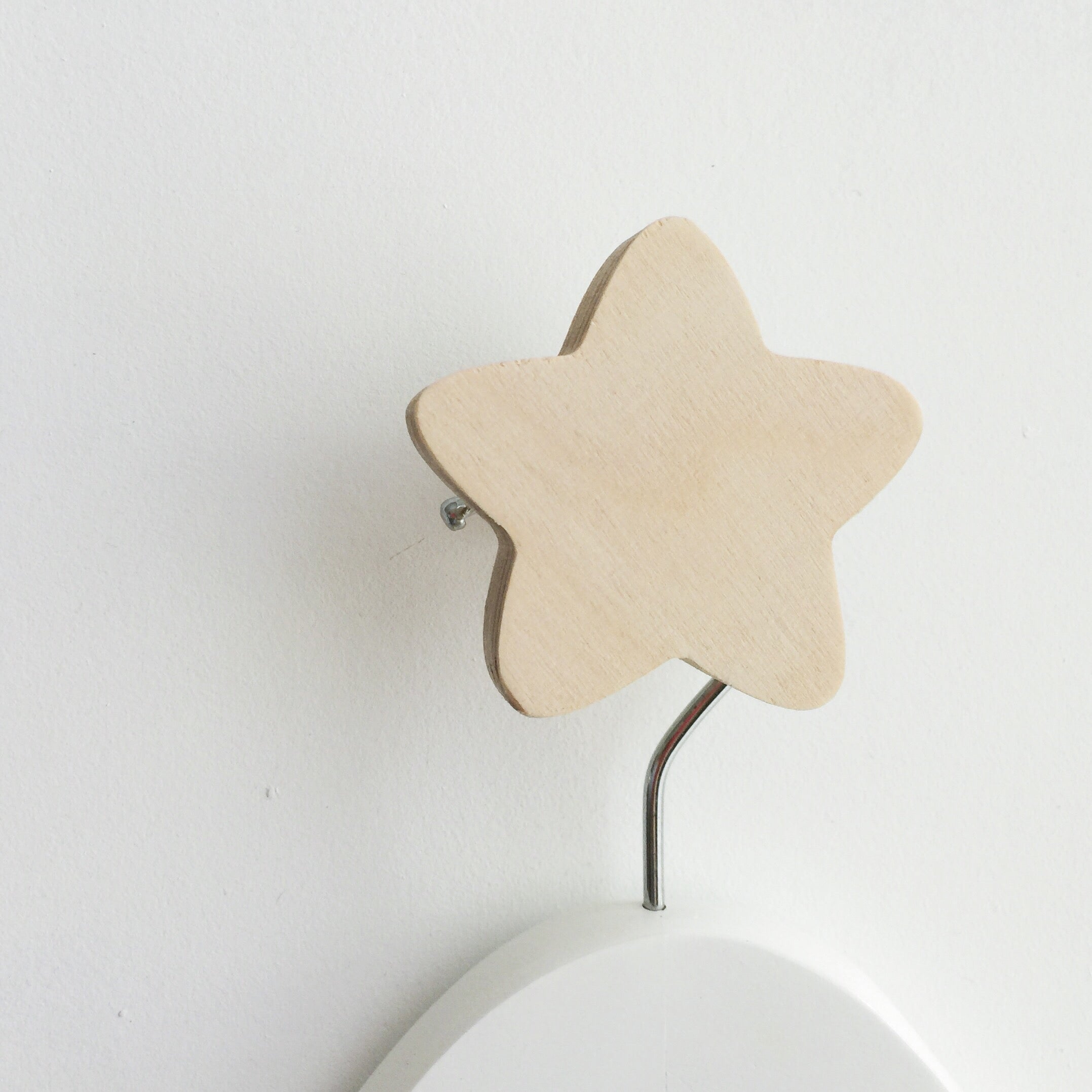 Nature Wall Hooks – Stylish, Natural & Perfect for Kids’ Rooms – knobbly.