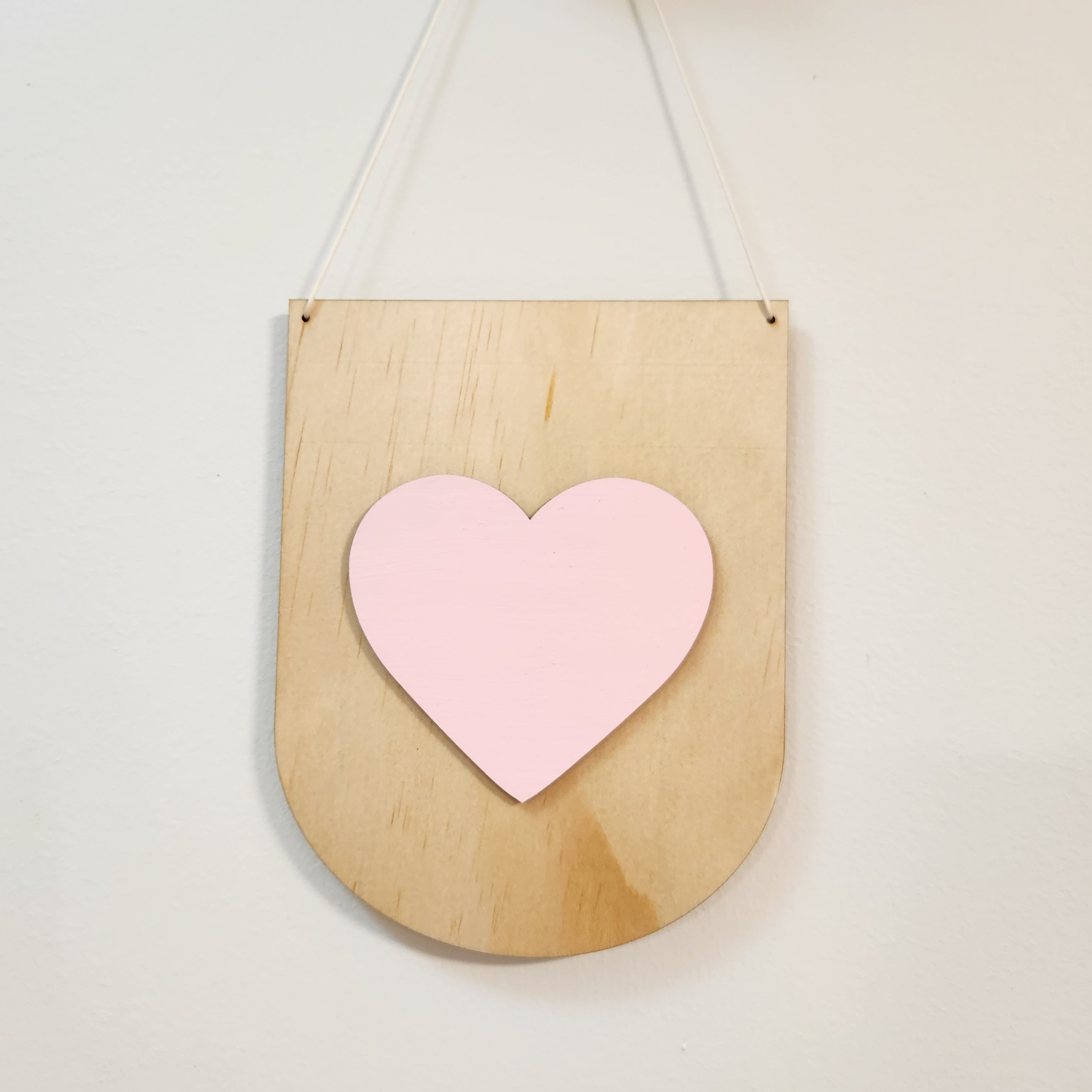 Heart Wall Sign – Cute & Colourful Nursery & Kids’ Room Decor – knobbly.